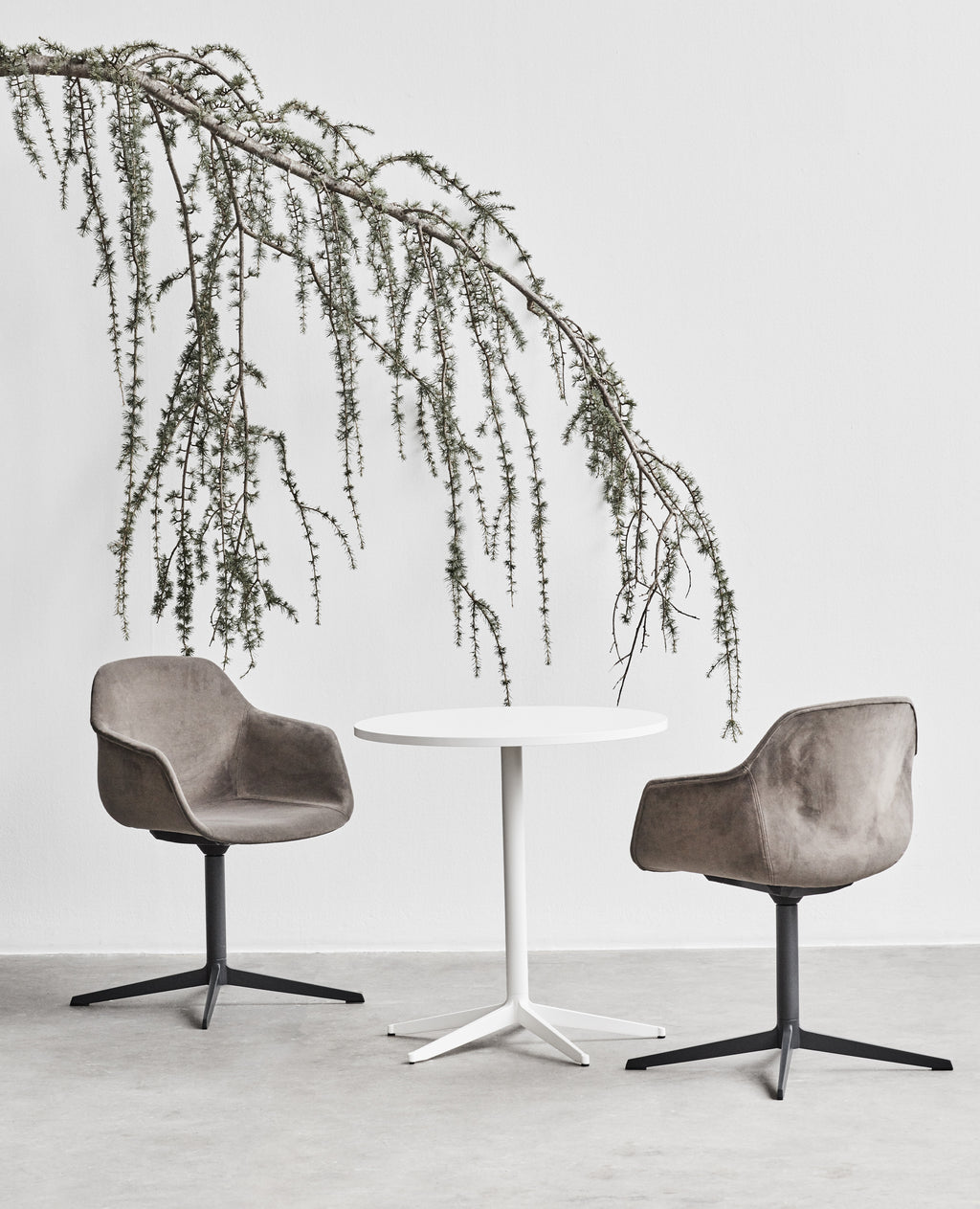 Four® Resting Table, Standard Height, Round - 26.5" Diameter – hightower.design