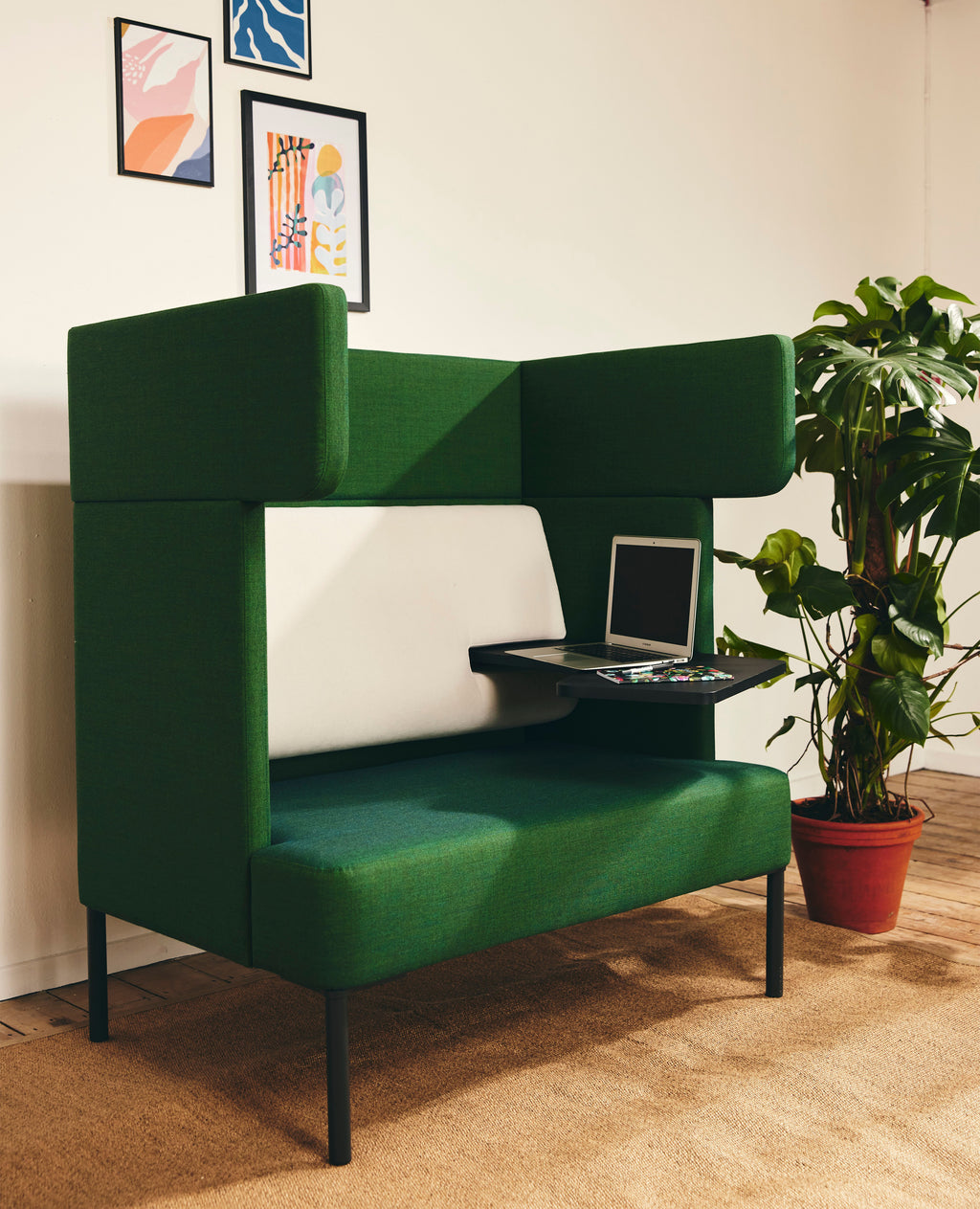 FourUs® Solo Sofa, 4 Leg Base - Right Side Facing Table – hightower.design