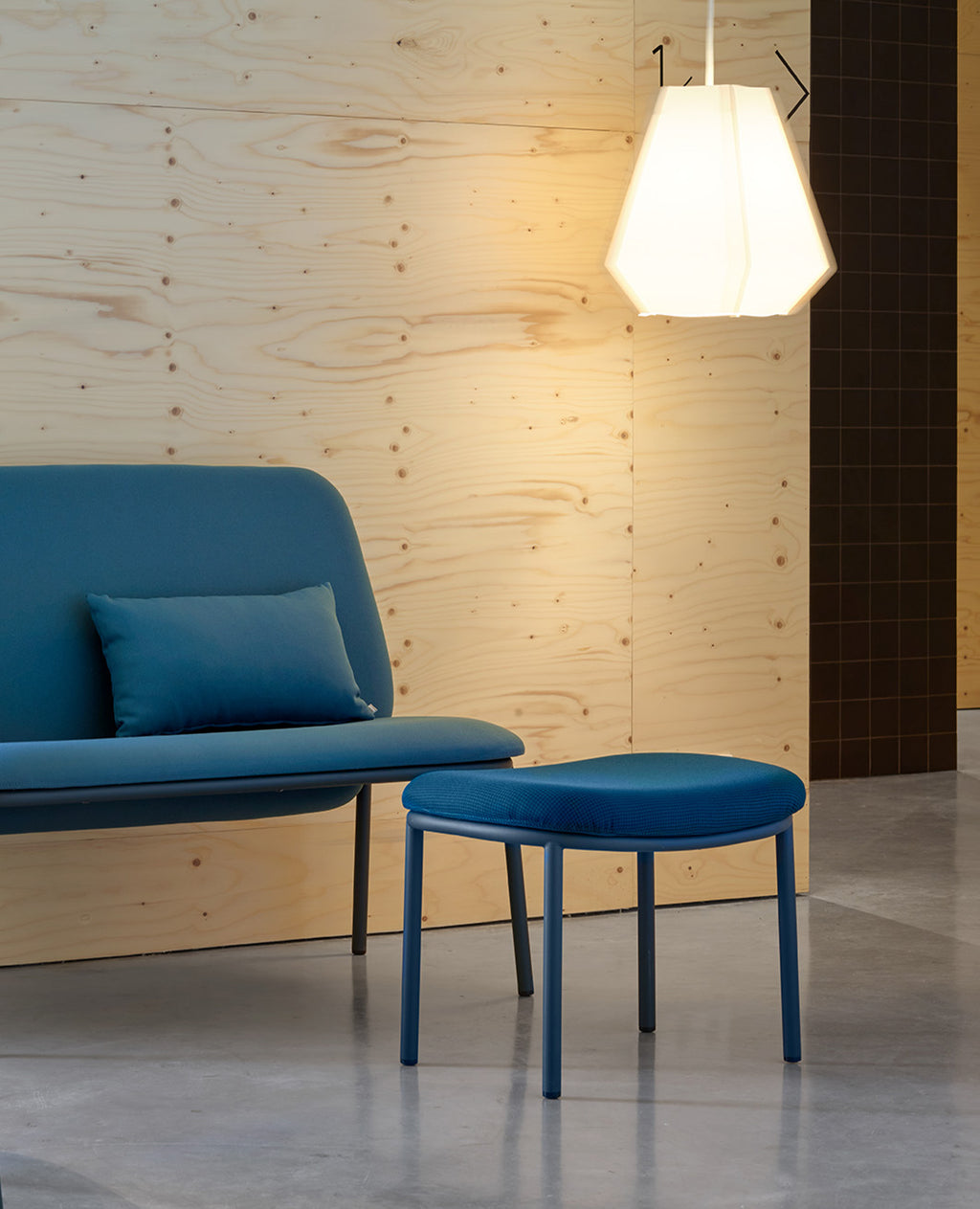 Lana Ottoman - Metal – hightower.design