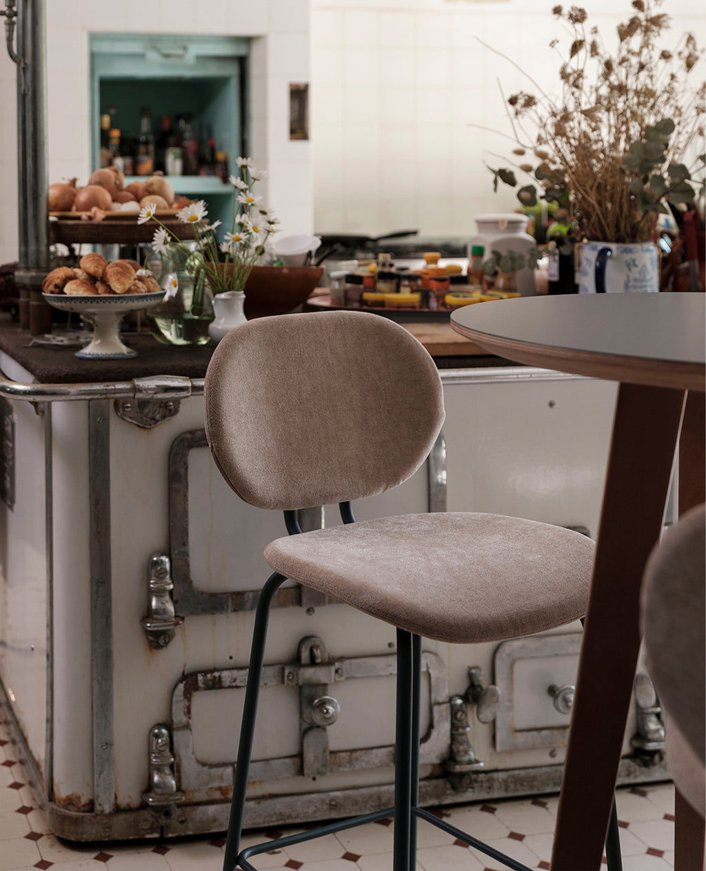Hari Chair, Bar Height - Upholstered – hightower.design